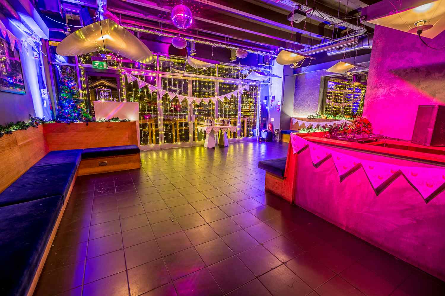 Book The Green Room at Colours Hoxton. A London Venue for Hire – HeadBox
