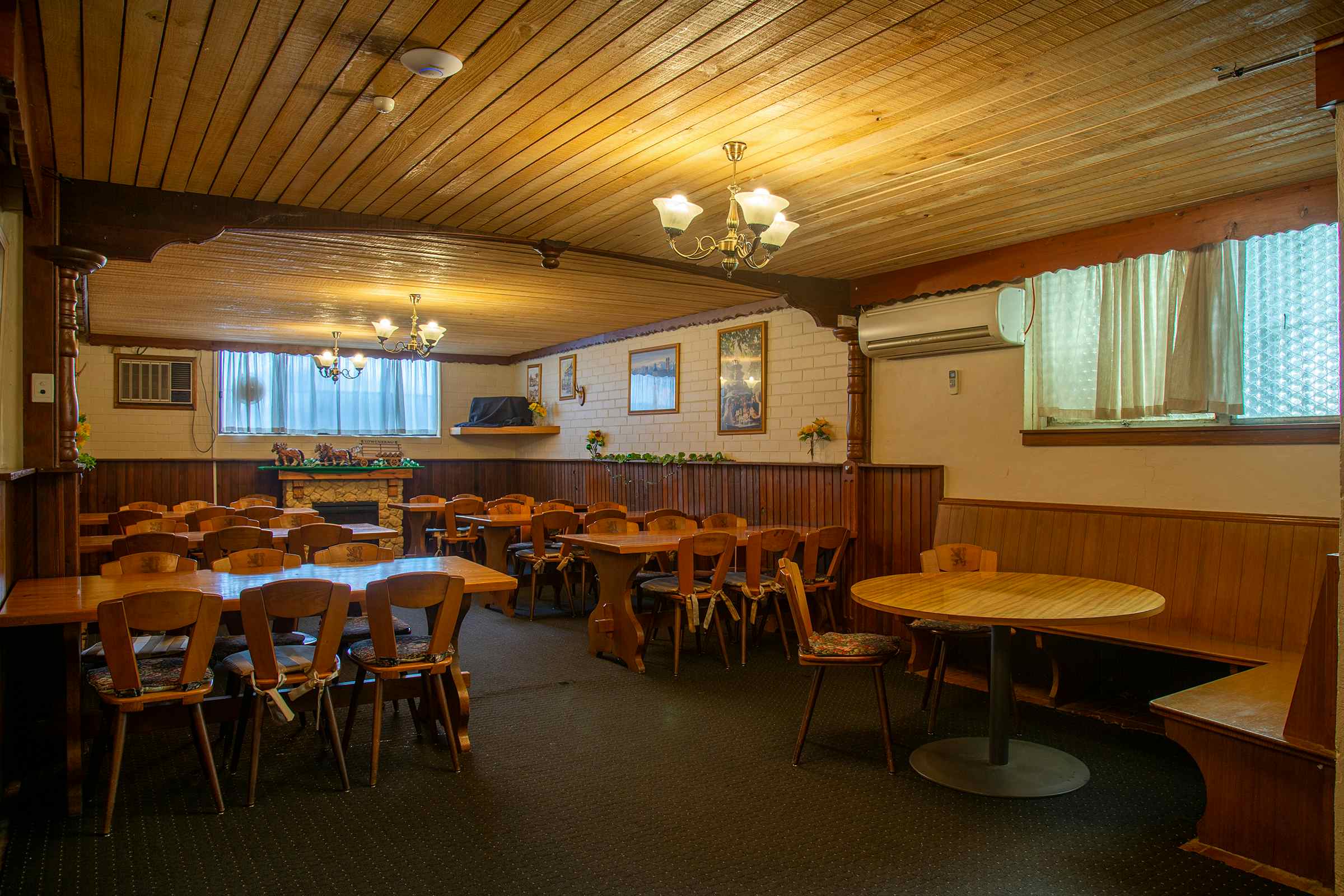 Book Bier Keller Bar at Harmonie German Club Canberra. A Narrabundah ...