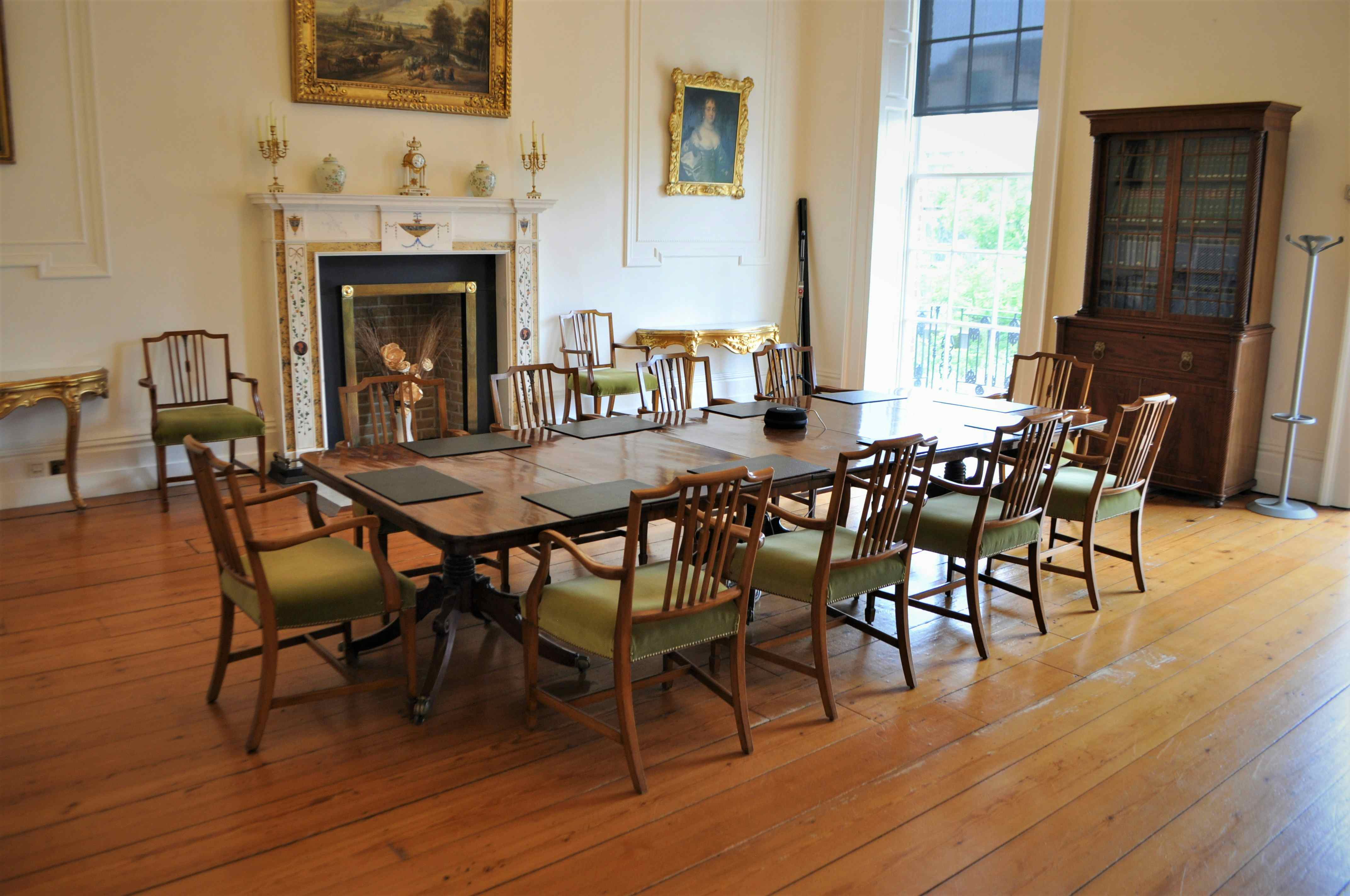 Book Boardroom at 12 Merrion Square. A Dublin 2 Venue for Hire – HeadBox