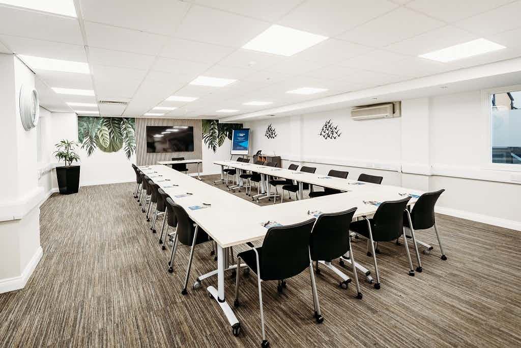Hire Conference Room - Imperial House, BusinessLodge Bury • HeadBox