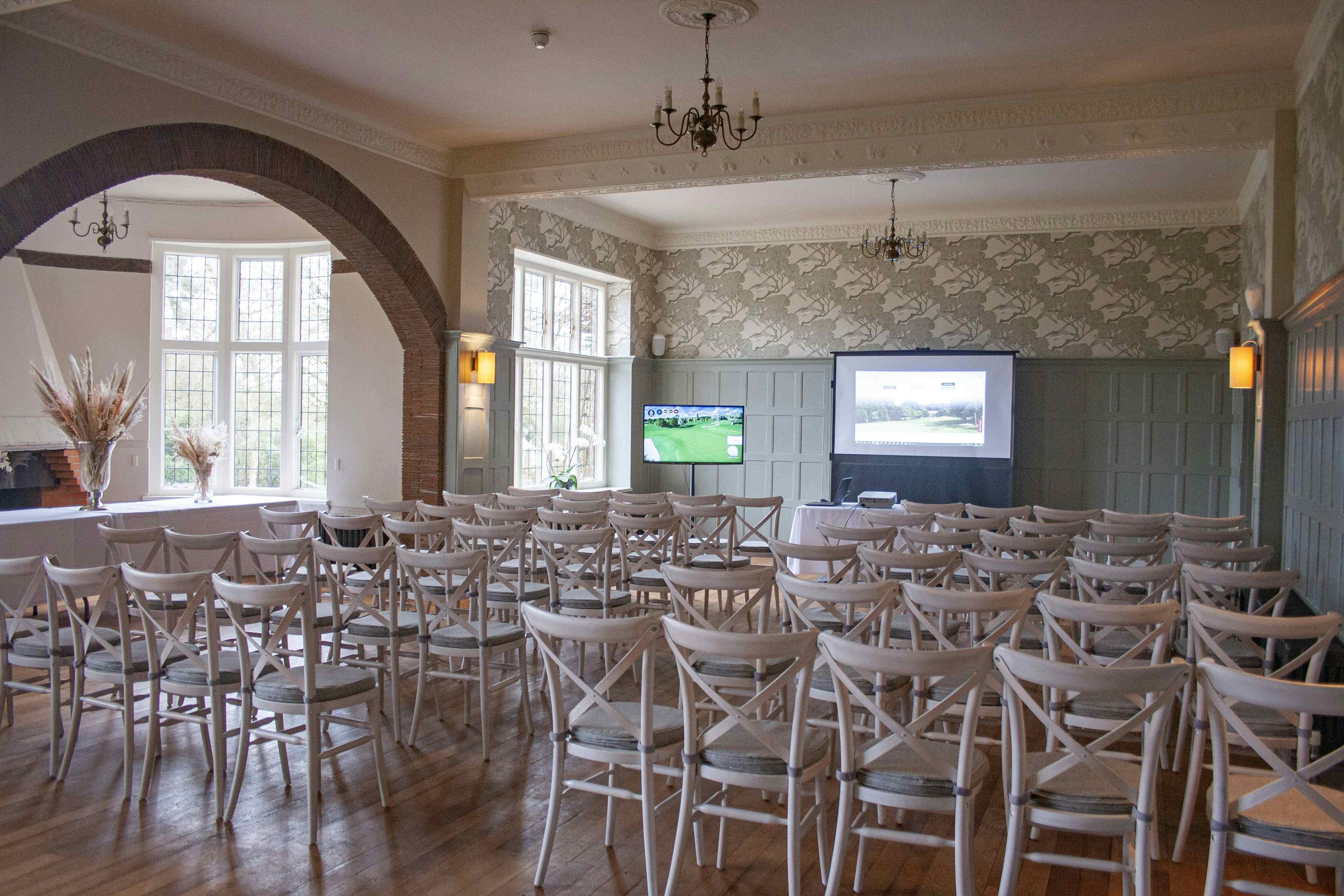 Hire The Oak Room , Donnington & Co., Newbury • HeadBox