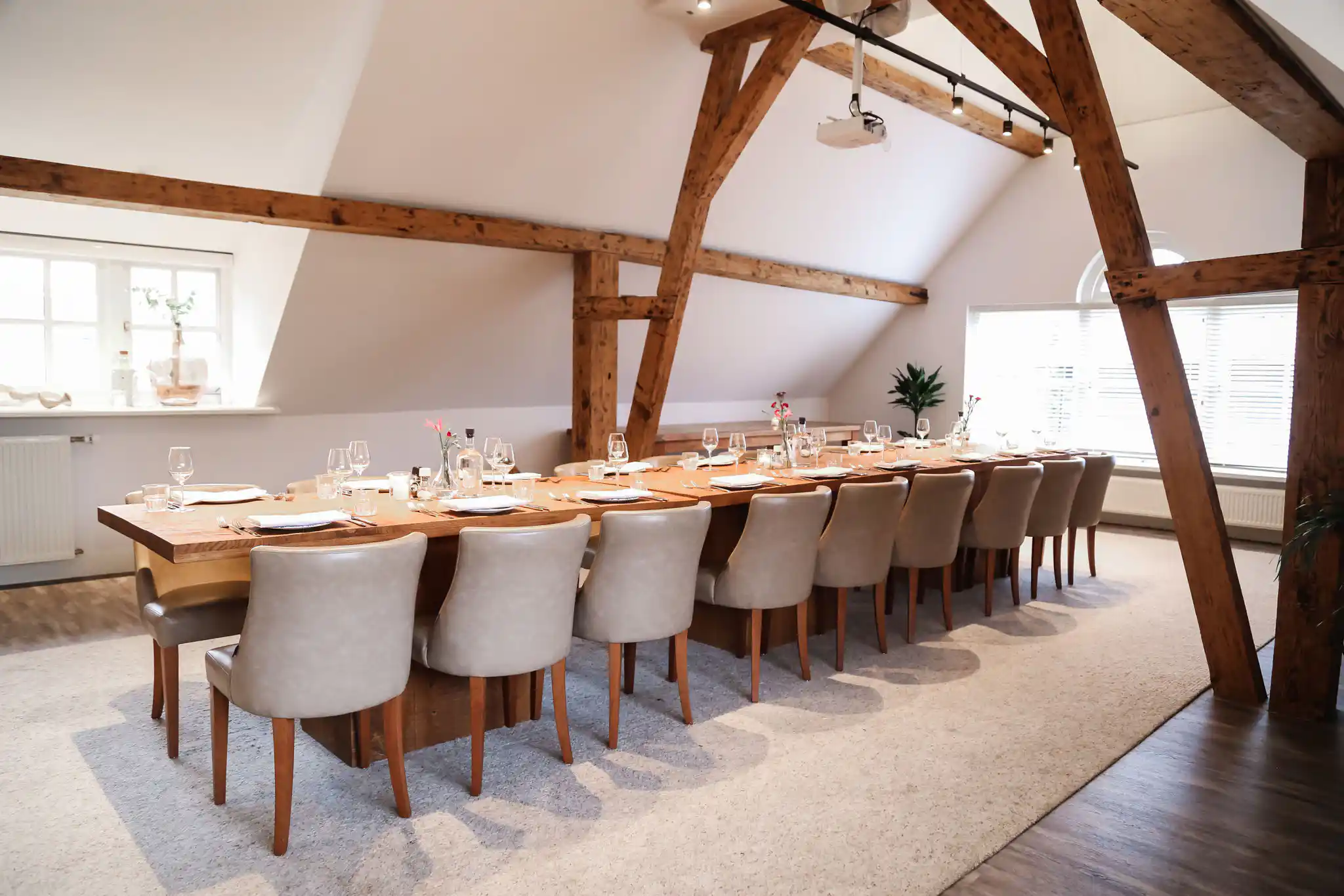 Book Bovenkamer at Kloosterhoeve. A Harmelen Venue for Hire – HeadBox