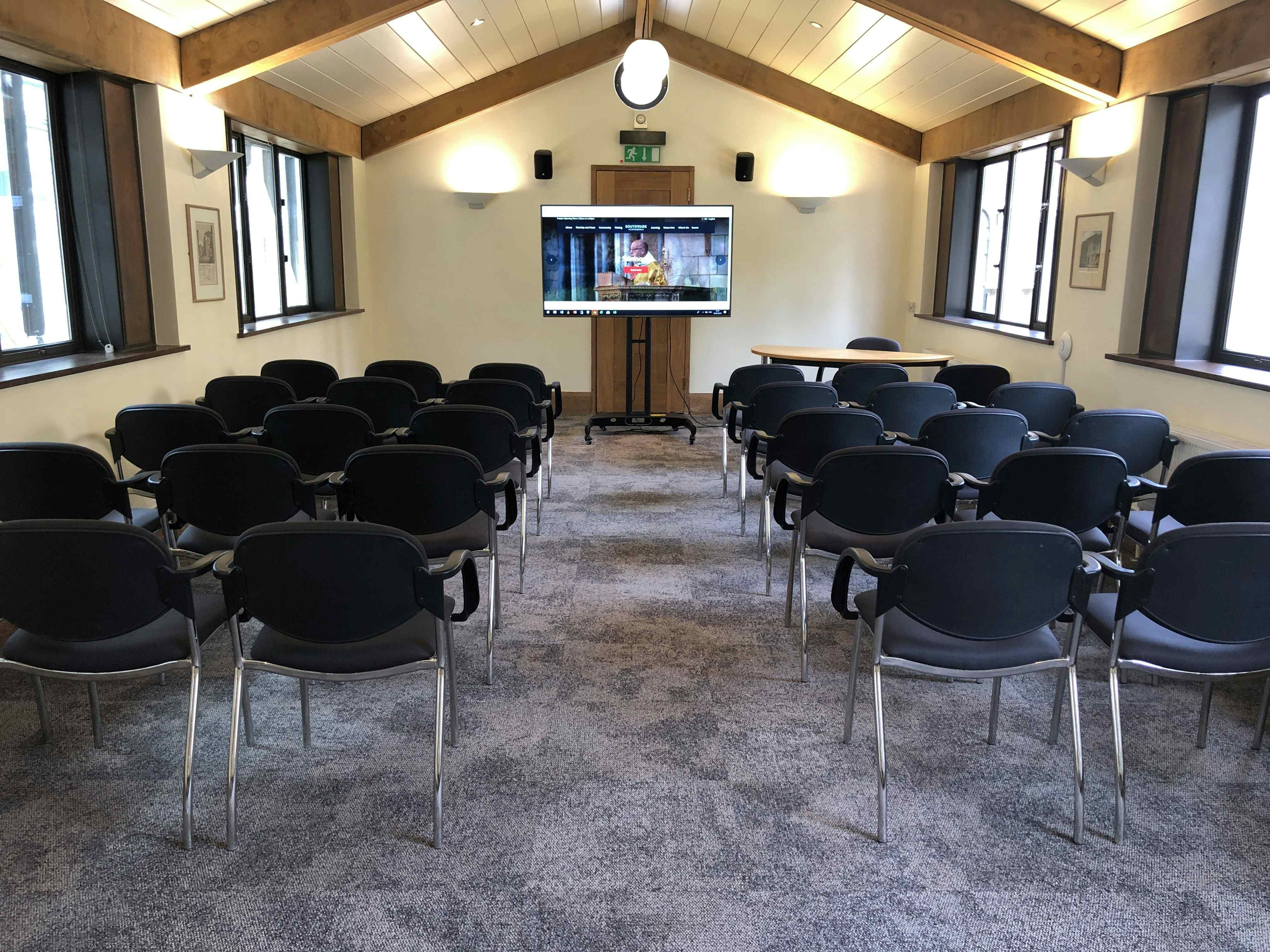 The Chapter Room - A Southwark Meeting Room for Hire – HeadBox