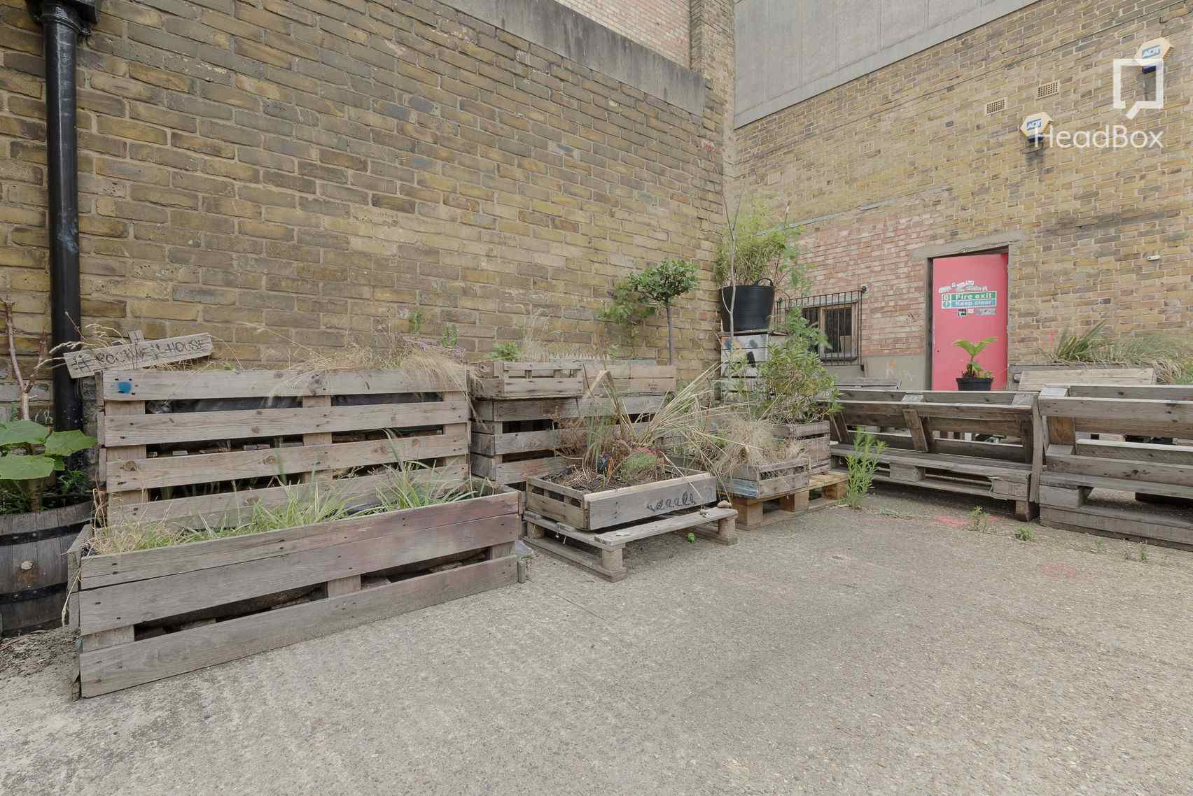 Book Yarden, Rockwell House (London) – HeadBox