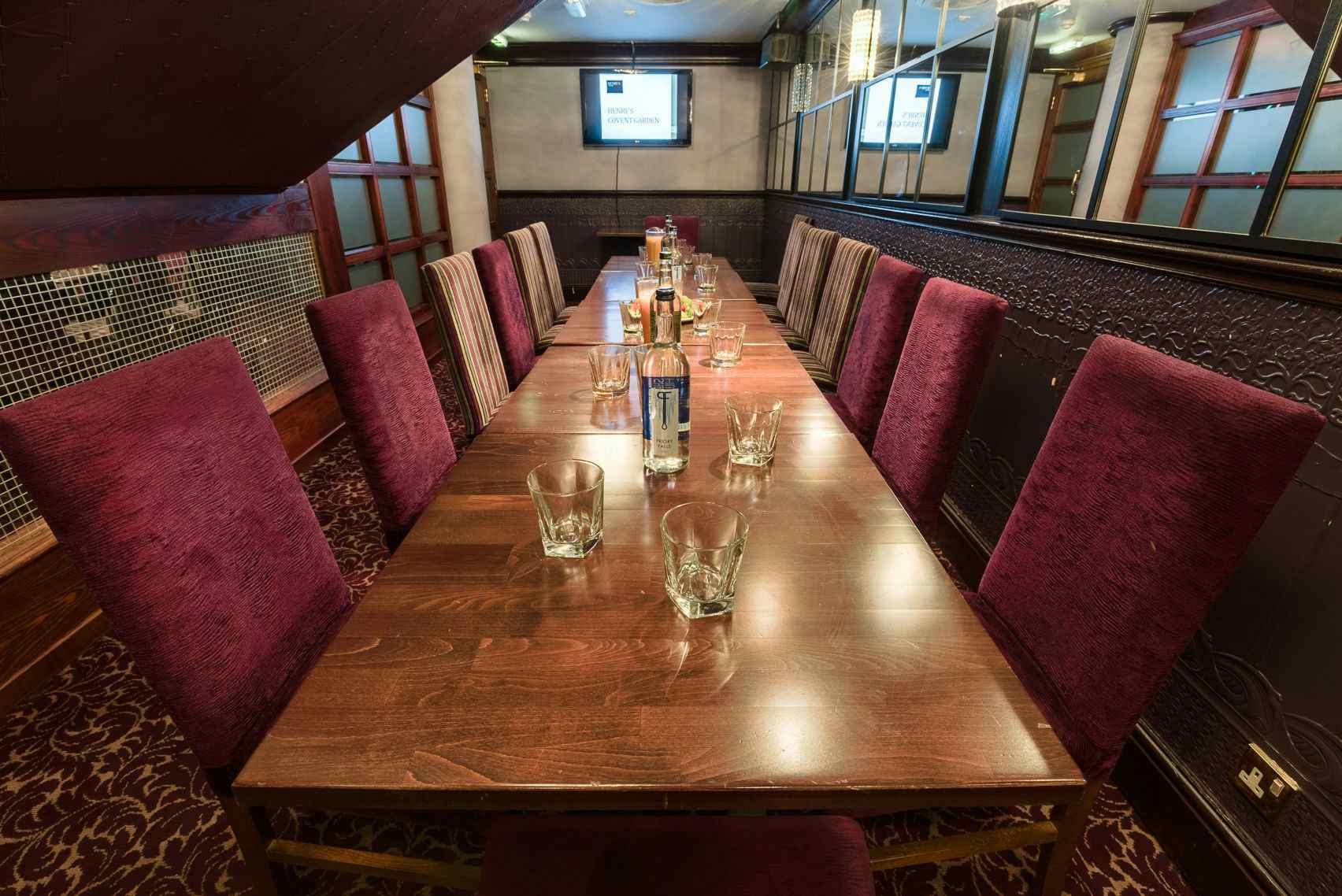 Book Dinner Private Dining Room At Henry s Cafe Bar A London Venue For Hire HeadBox book-dinner-private-dining-room-at-henry-s-cafe-bar-a-london-venue-for-hire-headbox