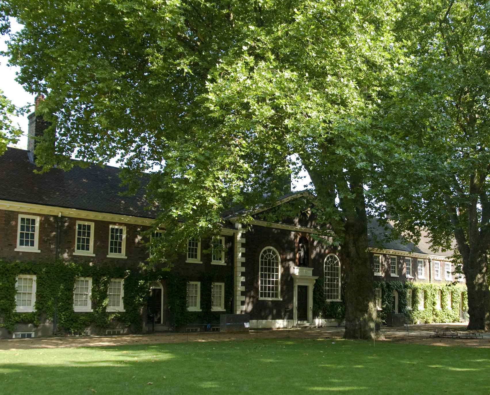 Geffrye Museum Front Lawns - A London Summer Party Venue – HeadBox