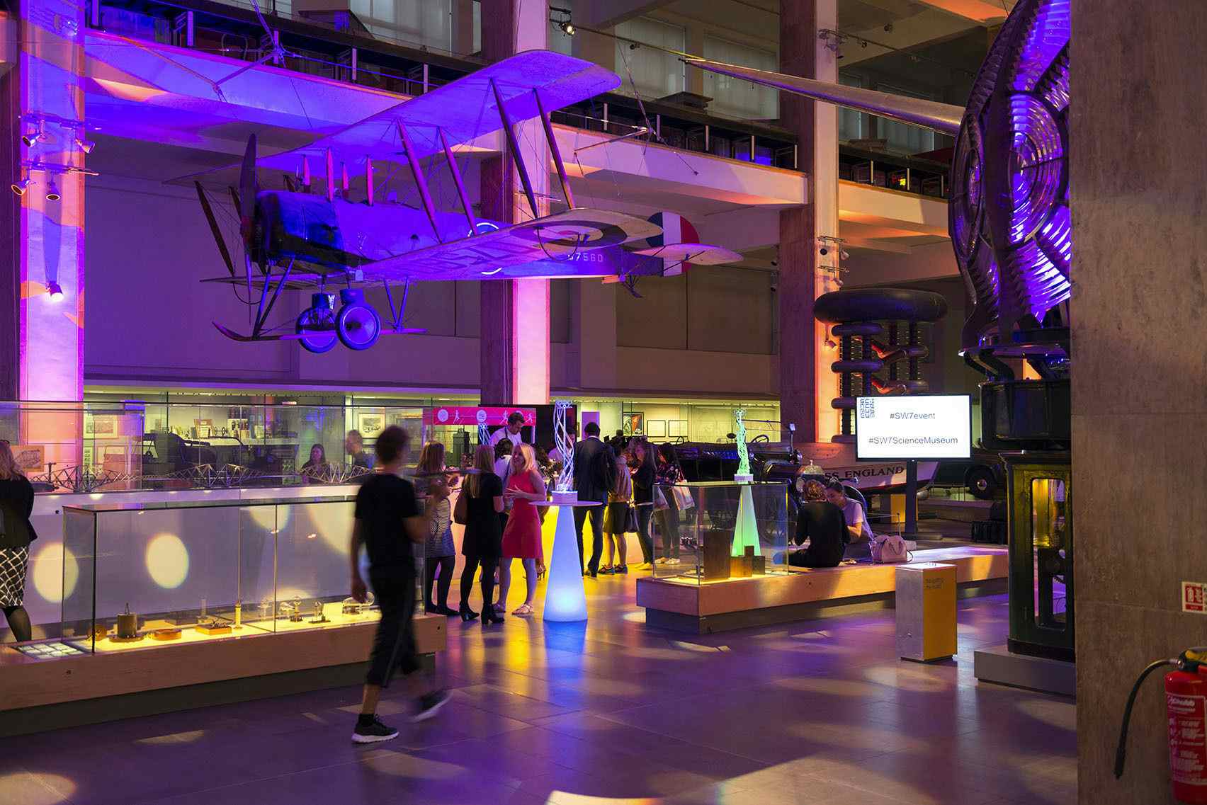 Book Making the Modern World, Science Museum (London) – HeadBox