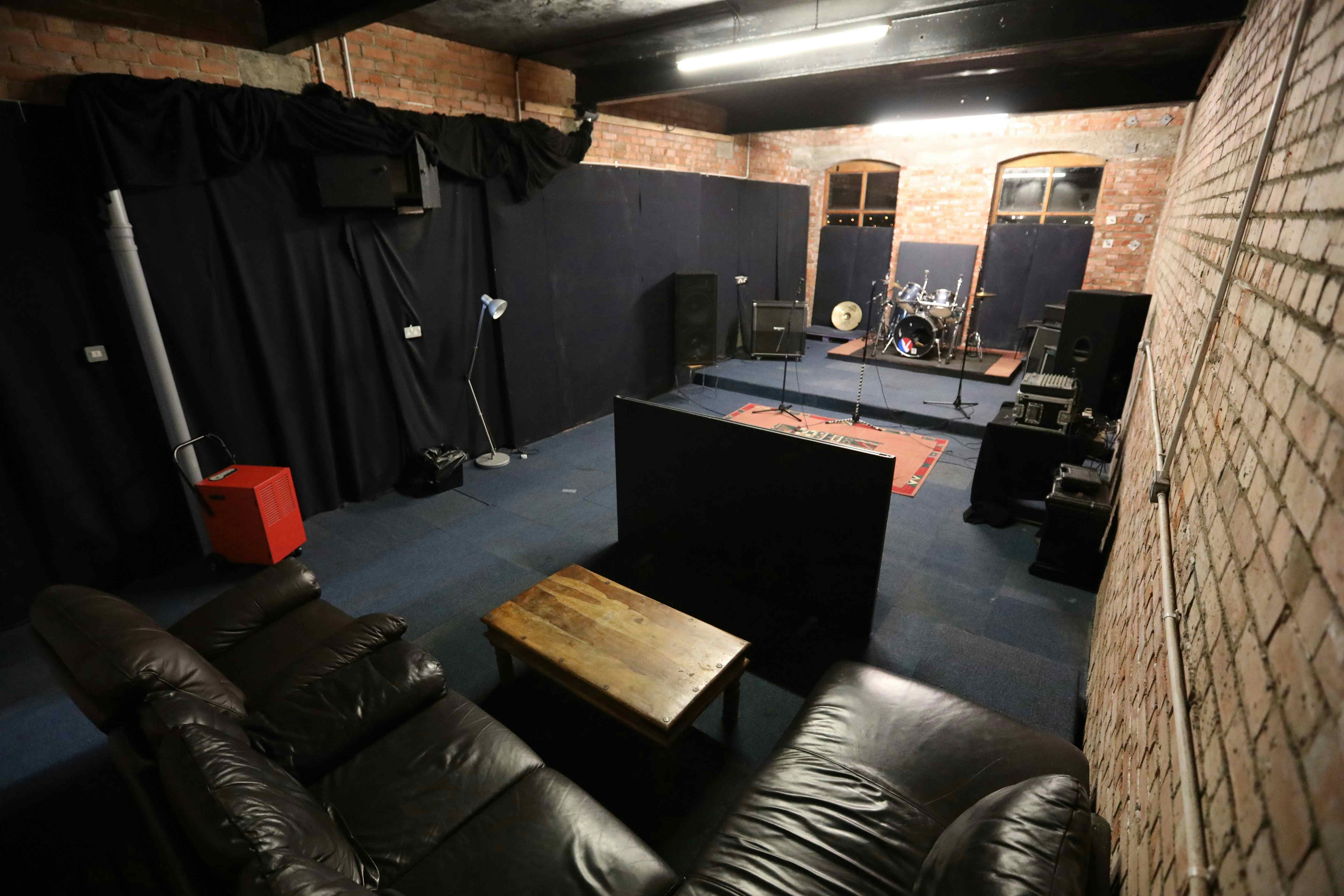 Book Stage Room 2 at JamLive Studios. A Belfast Venue for Hire – HeadBox
