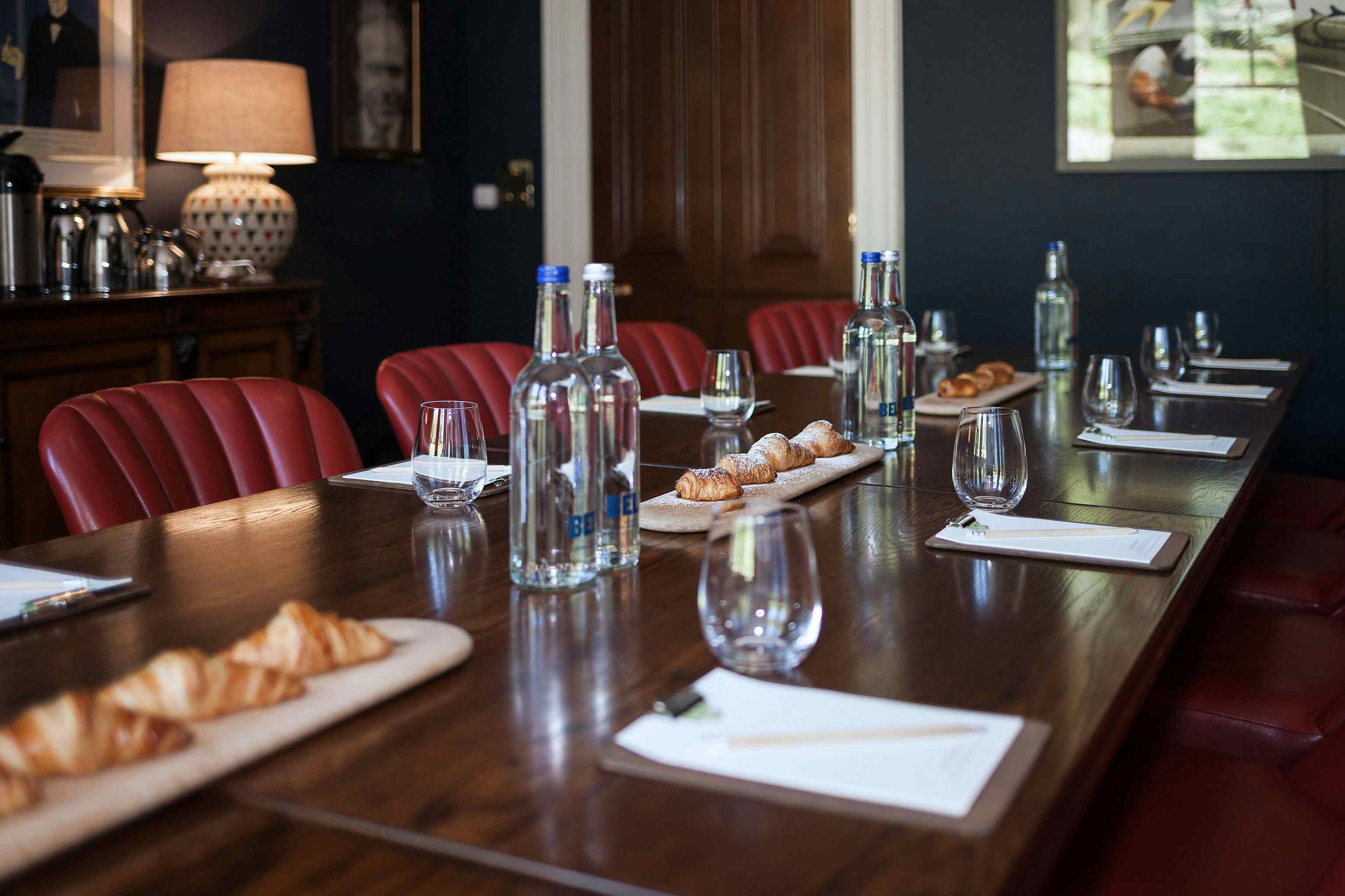 Book The Blue Room at Beaverbrook. A Leatherhead Venue for Hire – HeadBox
