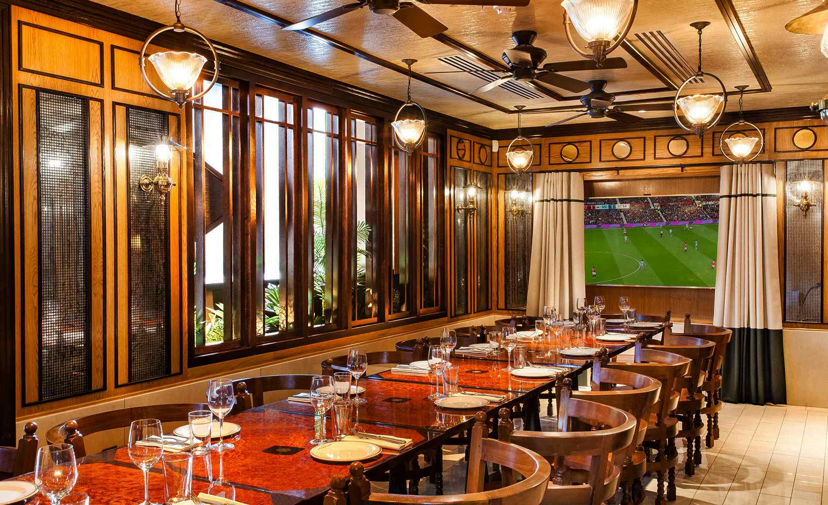 Book Pot Luck Room, Brigadiers (London) – HeadBox