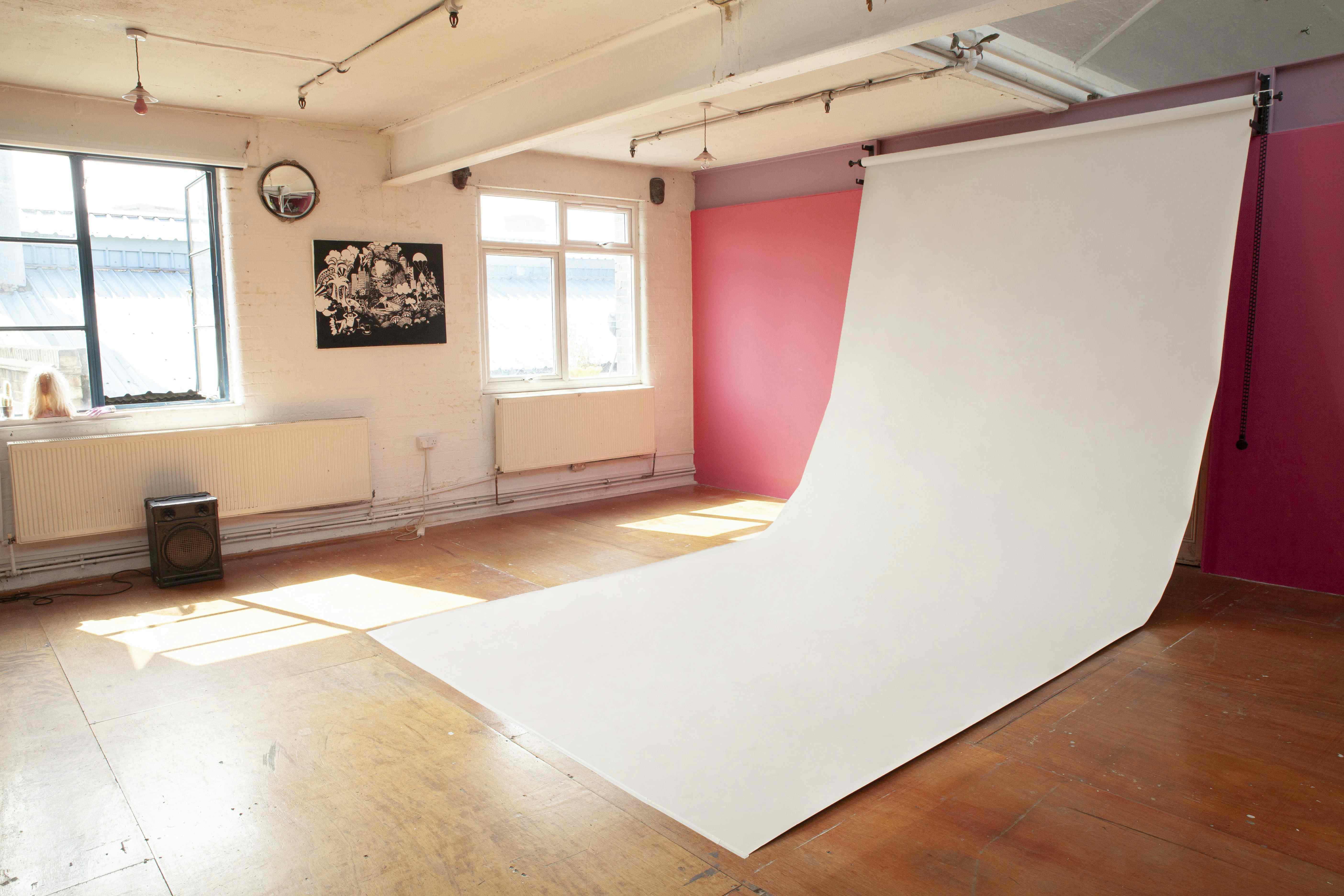 Book Womb Room at Uterus-Six . A London Venue for Hire – HeadBox