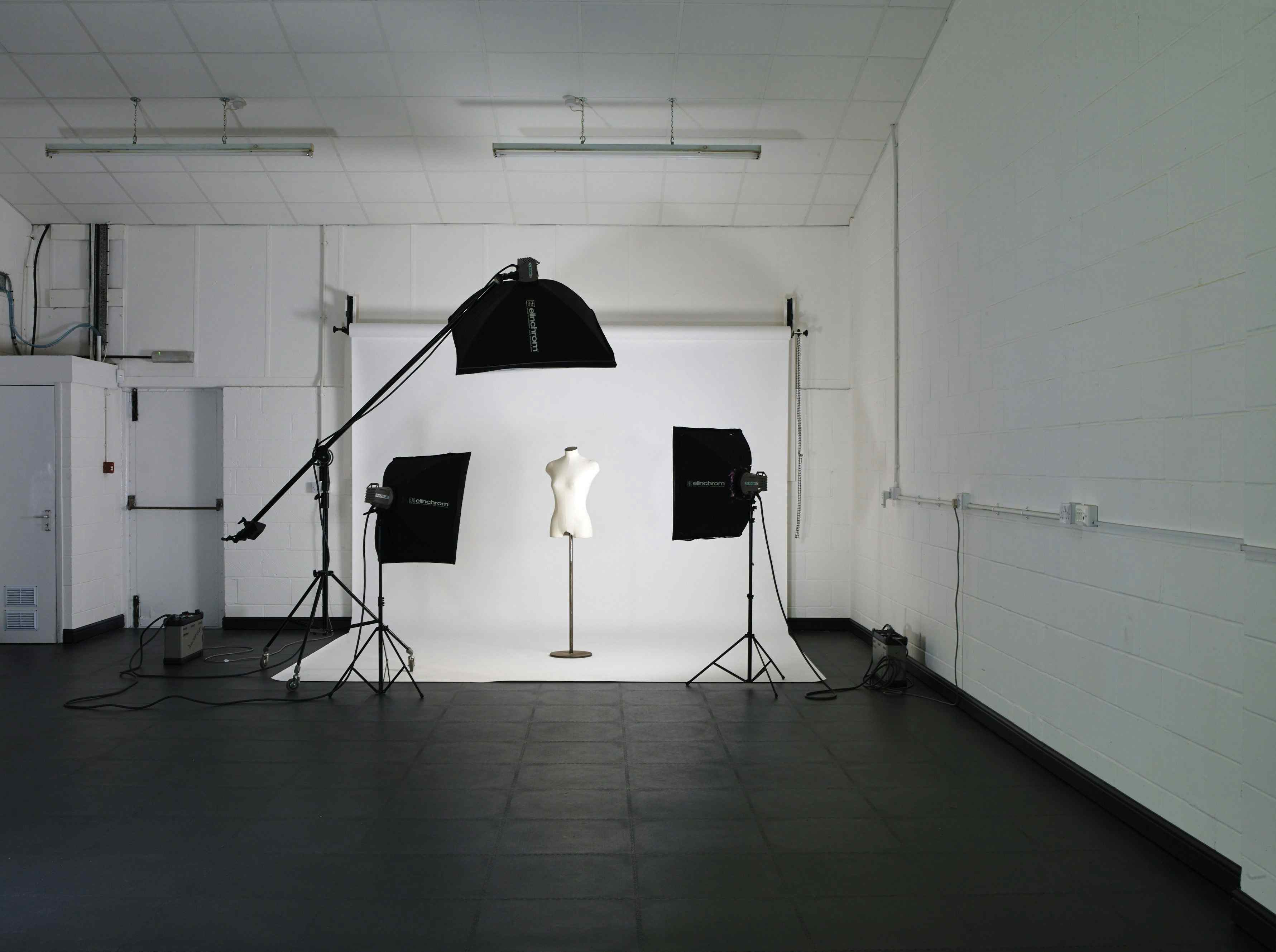 Book Photographic Studio at WK360 Image Studios. A Luton Venue for Hire – HeadBox