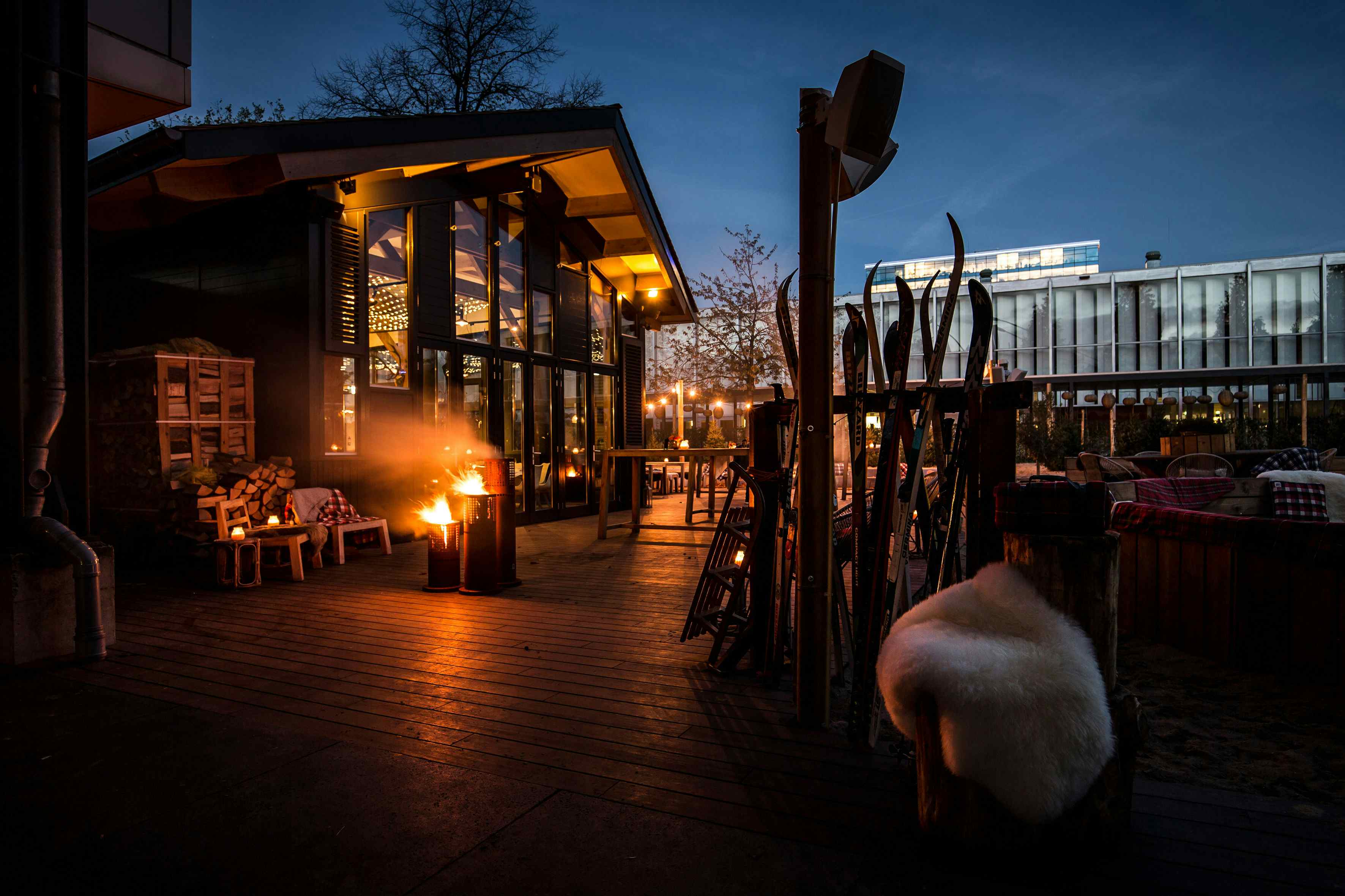 Book The Ski Hut at Zuid Pool. A Amsterdam Venue for Hire – HeadBox