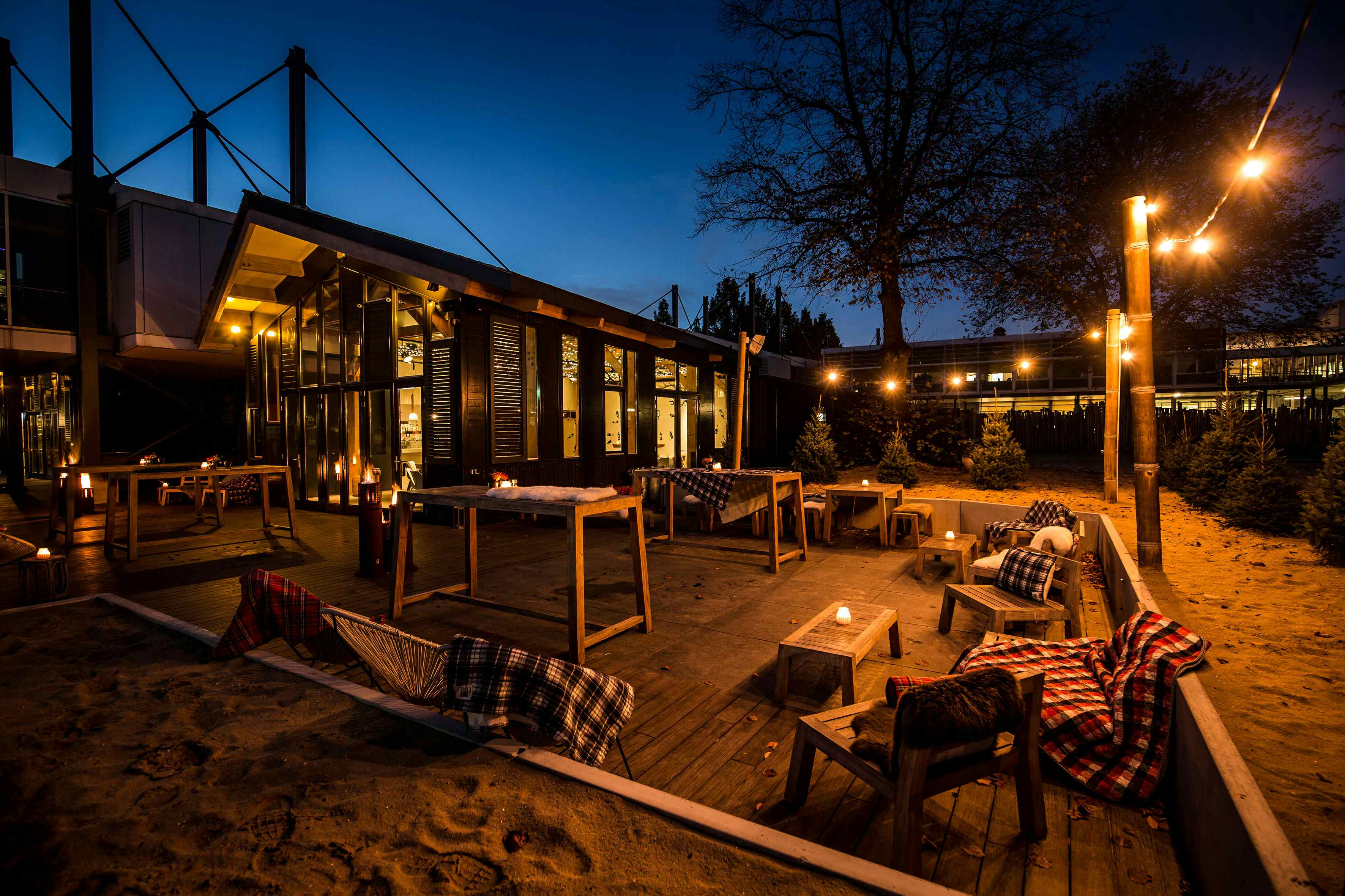 Book The Ski Hut at Zuid Pool. A Amsterdam Venue for Hire – HeadBox