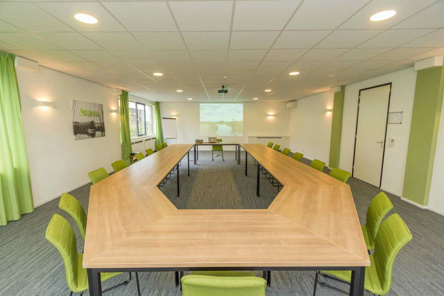 Book Conference Room at Meet in Office. A utrecht Venue for Hire – HeadBox